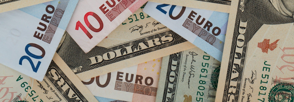Vantagens de manter conta em dólar ou euro para empresas